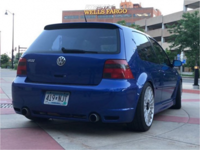2004 Volkswagen R32 Base with 20x10 Rotiform Las-r and Nitto 205x40 on ...