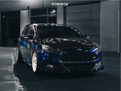 2017 Ford Focus with 18x9.5 35 Vordoven Forme 16 and 235/45R18 Goodyear ...