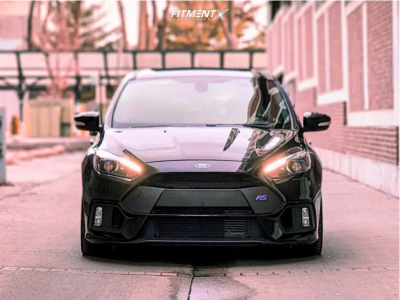 2016 Ford Focus RS with 19x9.5 ESR Cs8 and Nitto 245x35 on Lowering ...