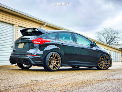 2016 Ford Focus RS with 19x9.5 ESR Cs8 and Nitto 245x35 on Lowering ...