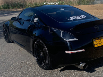 2004 Nissan 350Z Touring with 18x8.5 Flow One Race Spec F3 and Falken ...