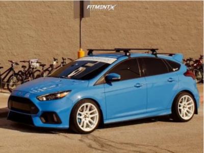 2017 Ford Focus RS with 18x9.5 ESR Cs8 and Michelin 255x35 on Stock ...