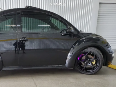 2001 Volkswagen Beetle GLX with 18x8.5 Venom 43 and Federal 235x40 on ...