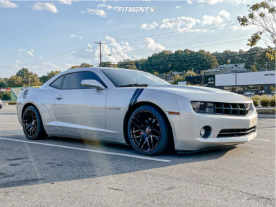 2011 Chevrolet Camaro with 19x9 30 Curva C300 and 275/30R19 Vercelli ...