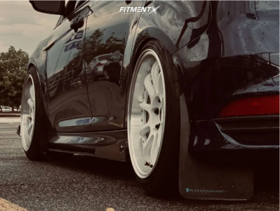 2017 Ford Focus ST with 18x9.5 ESR Cs12 and Firestone 235x35 on ...