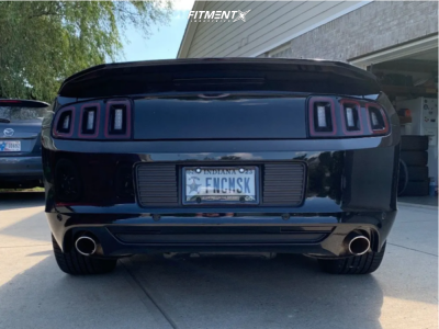 2014 Ford Mustang GT with 20x9 Niche Essen and Michelin 265x35 on Stock ...