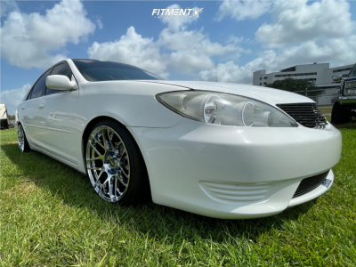 2005 Toyota Camry XLE with 18x8.5 XXR 531 and Vercelli 215x35 on ...