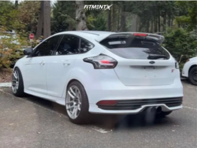2016 Ford Focus ST with 18x9.5 ESR Cs8 and Michelin 245x40 on Lowering ...