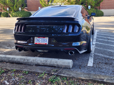 2016 Ford Mustang GT Premium with 20x10 JNC Jnc005 and Lionhart 285x30 ...