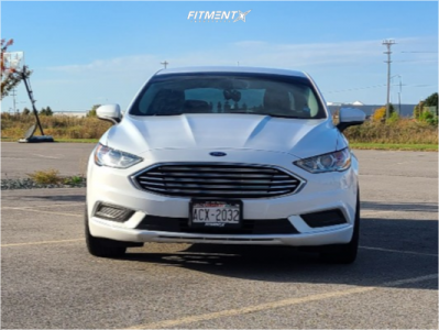 2018 Ford Fusion SE with 18x8.5 ESR Cs11 and Vercelli 235x45 on Stock ...
