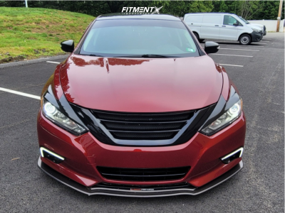 2017 Nissan Altima SR with 20x10 Rohana Rc7 and Lionhart 225x35 on ...