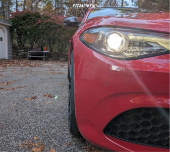 2020 Alfa Romeo Giulia Sport with 18x8.5 Curva C300 and Continental ...