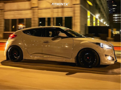 2013 Hyundai Veloster Base with 18x8.5 Aodhan Ah07 and Arroyo 215x40 on ...