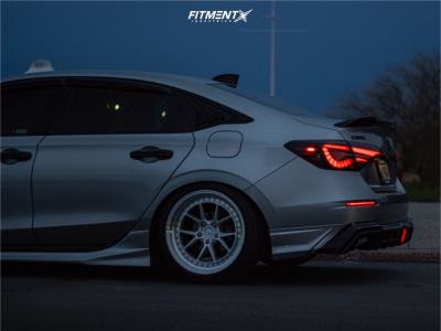 2022 Honda Civic Sport with 18x9.5 Aodhan Ds08 and Lexani 225x40 on ...