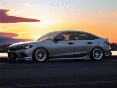2022 Honda Civic Sport with 18x9.5 Aodhan Ds08 and Lexani 225x40 on ...