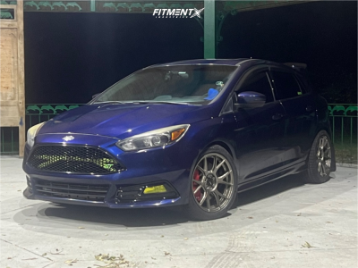 2016 Ford Focus ST with 18x8.5 Konig Ampliform and Michelin 245x40 on ...