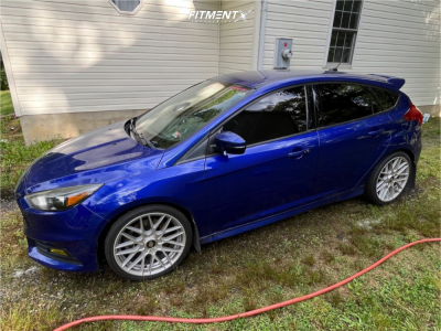 2015 Ford Focus ST with 19x8.5 Rotiform Rse and Toyo Tires 245x35 on ...