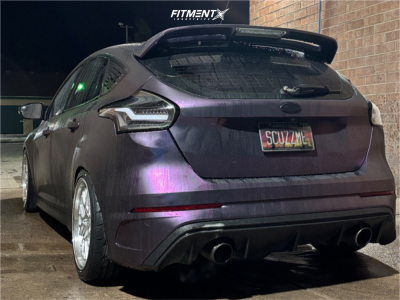 2017 Ford Focus ST with 18x8.5 ESR Cs11 and Firestone 235x40 on ...