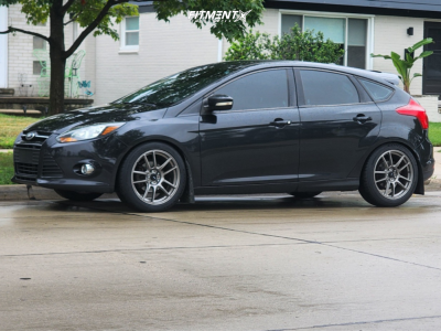 2014 Ford Focus SE with 18x8.5 Konig Heliogram and Continental 235x45 ...