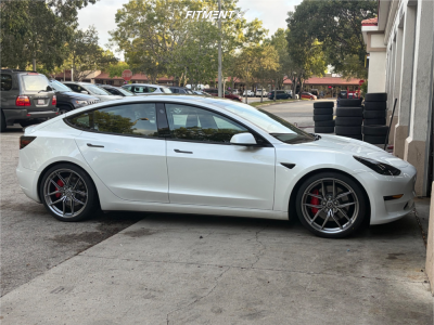 2023 Tesla 3 with 20x9 35 HRE FlowForm Ff21 and 245/35R20 Bridgestone ...