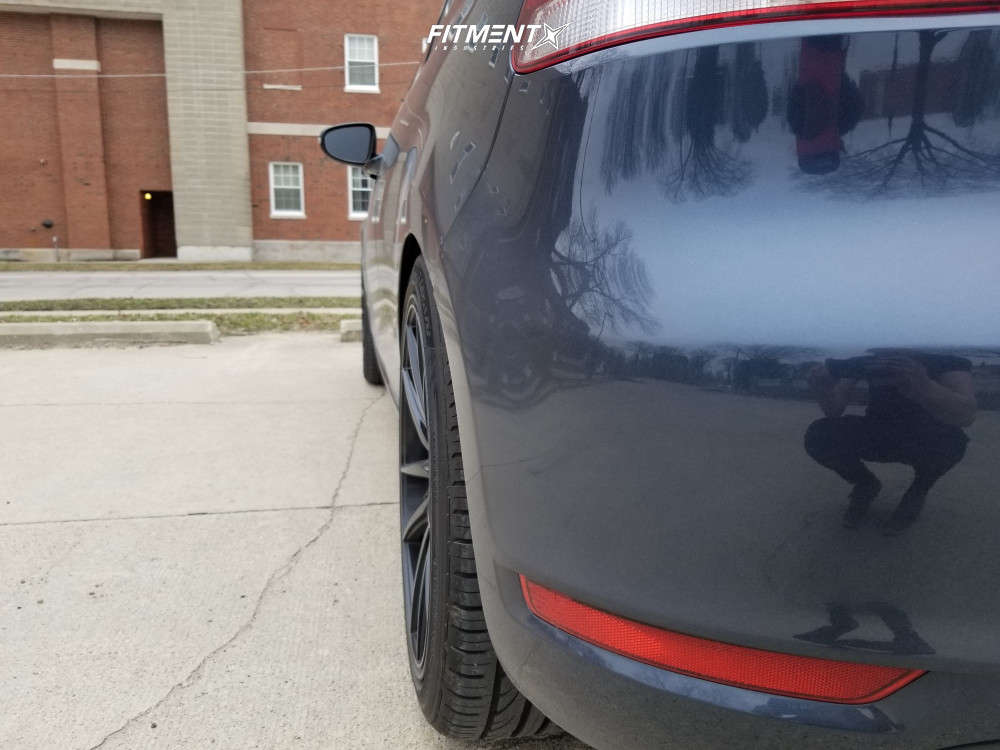 2012 Volkswagen Golf Comfortline with 18x8 Konig Oversteer and Lexani ...