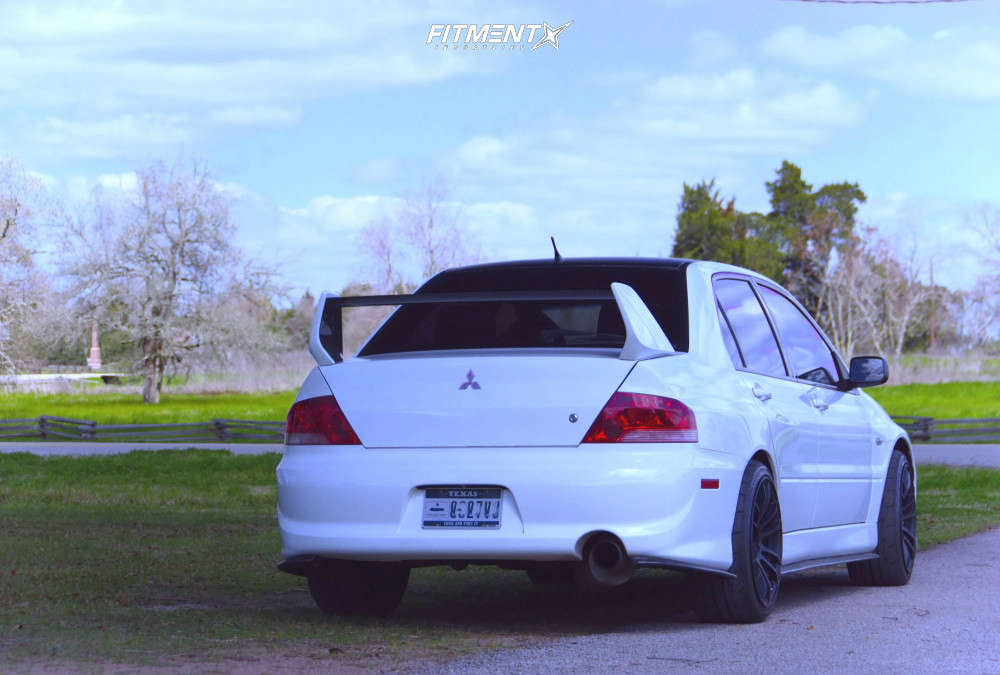 2004 Mitsubishi Lancer Evolution with 18x9.5 Gram Lights 57xtreme and ...