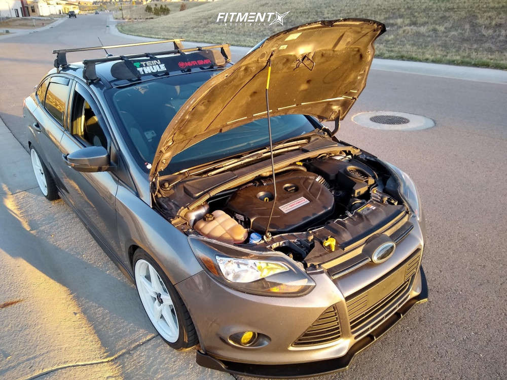 2014 Ford Focus SE with 18x8.5 Cosmis Racing R5 and Nitto 235x40 on ...