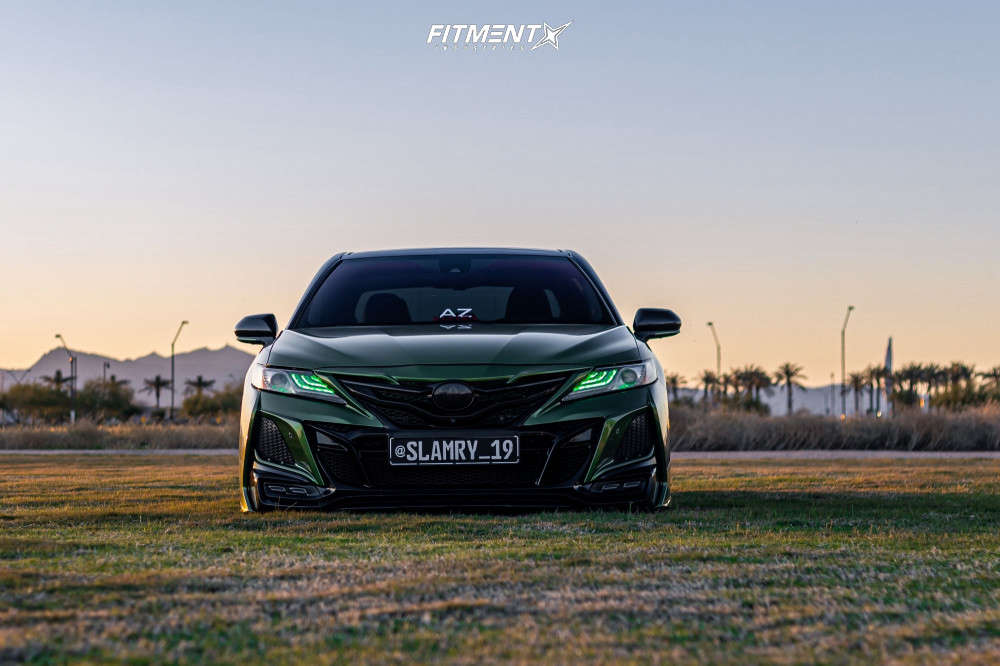 2019 Toyota Camry XSE with 19x9.5 Ferrada FR2 and Yokohama 235x45 on ...