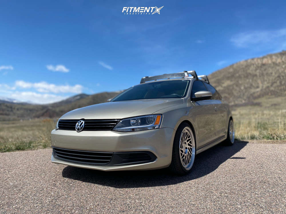 2013 Volkswagen Jetta SE with 18x8.5 Regen5 R30 and General 225x40 on ...