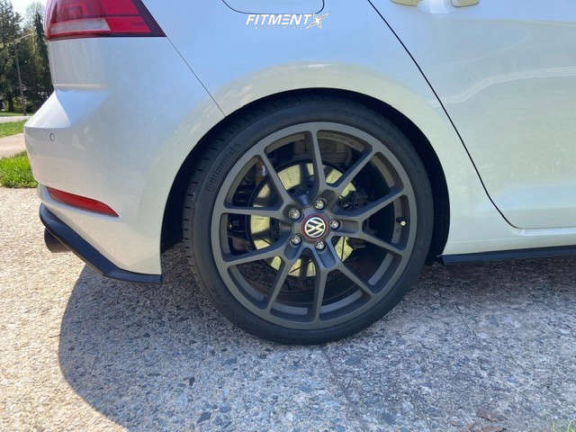 2019 Volkswagen Golf R Base with 19x8 Neuspeed Rse10 and Continental ...