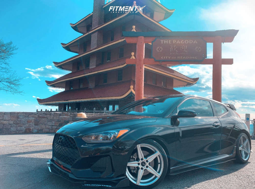 2019 Hyundai Veloster Turbo Tech with 18x8 Advanti Racing Cammino and ...