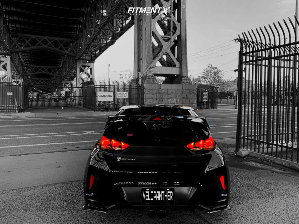 2019 Hyundai Veloster Turbo Tech with 18x8 Advanti Racing Cammino and ...