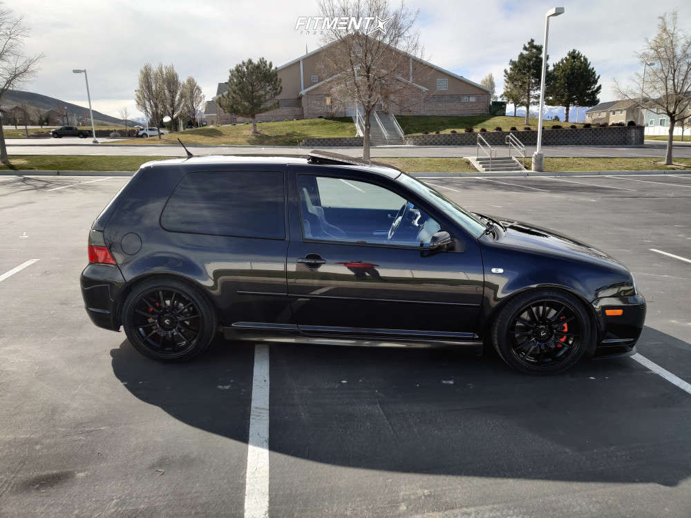 2004 Volkswagen R32 Base with 18x8.5 Cosmis Racing R1 and Kumho 215x40 ...