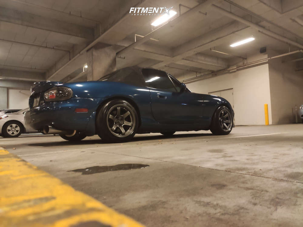 2002 Mazda MX-5 Miata Base with 15x8 JNC JNC014 and Hankook 195x50 on ...