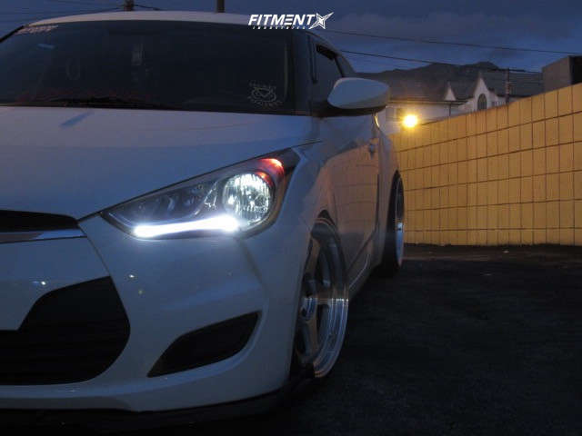 2016 Hyundai Veloster Base with 18x9.5 Aodhan Ah01 and Lionhart 215x30 ...