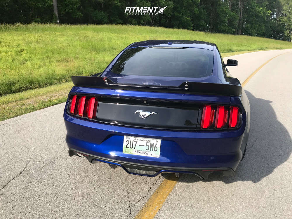2015 Ford Mustang EcoBoost Premium with 20x10 Rosso Reactiv and Toyo ...