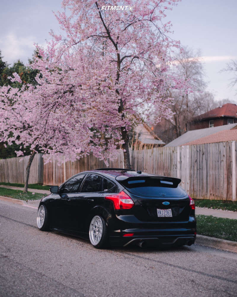 2014 Ford Focus ST with 18x9.5 ESR Cs3 and Achilles 215x35 on Coilovers ...