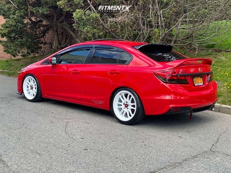 2015 Honda Civic Si with 18x8.5 Aodhan Ah07 and Nitto 225x40 on ...
