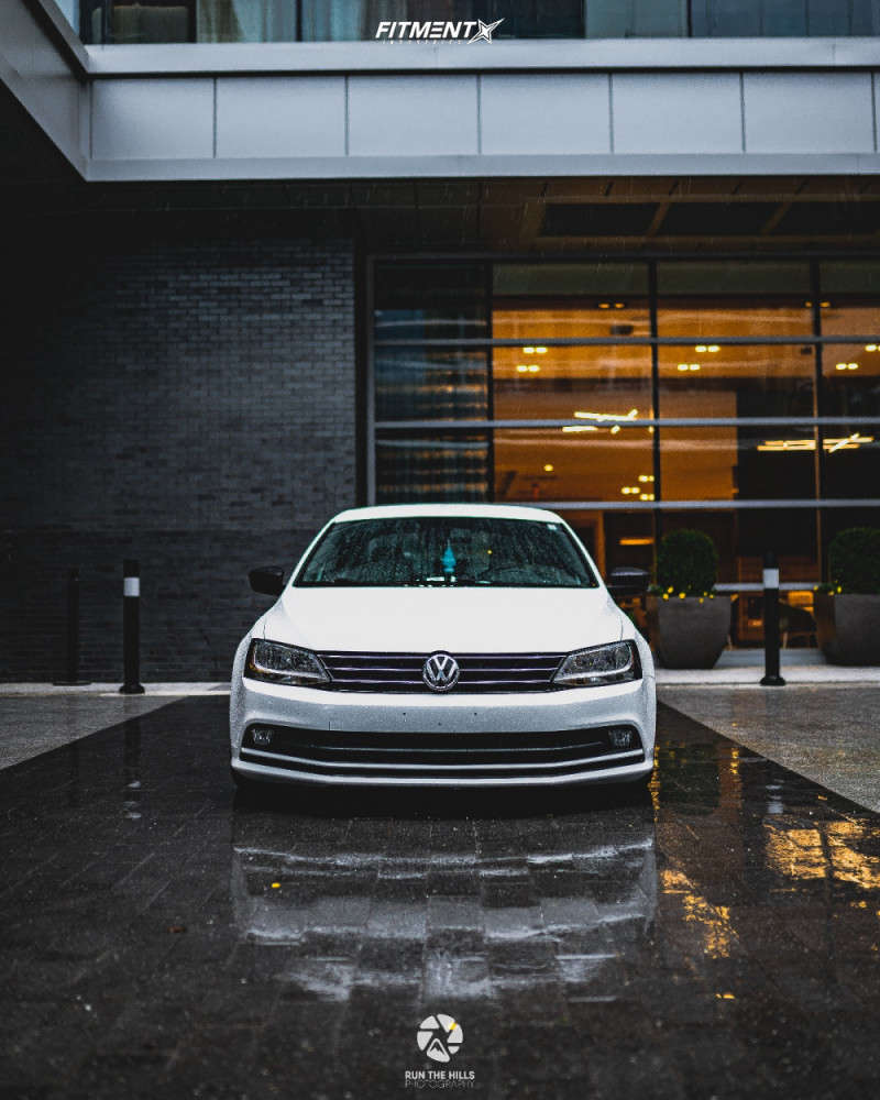 2016 Volkswagen Jetta Sport with 18x8.5 WatercooledIND Md1 and Achilles ...