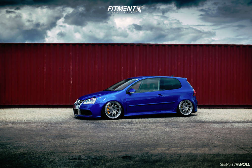 2007 Volkswagen R32 Base with 19x9 Rotiform OZT and Hankook 225x35 on ...