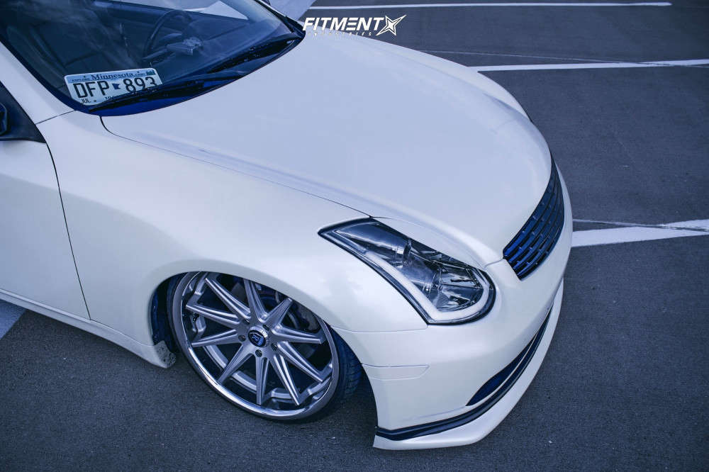 2005 INFINITI G35 Base with 20x9.5 Rohana Rc10 and Achilles 235x30 on ...