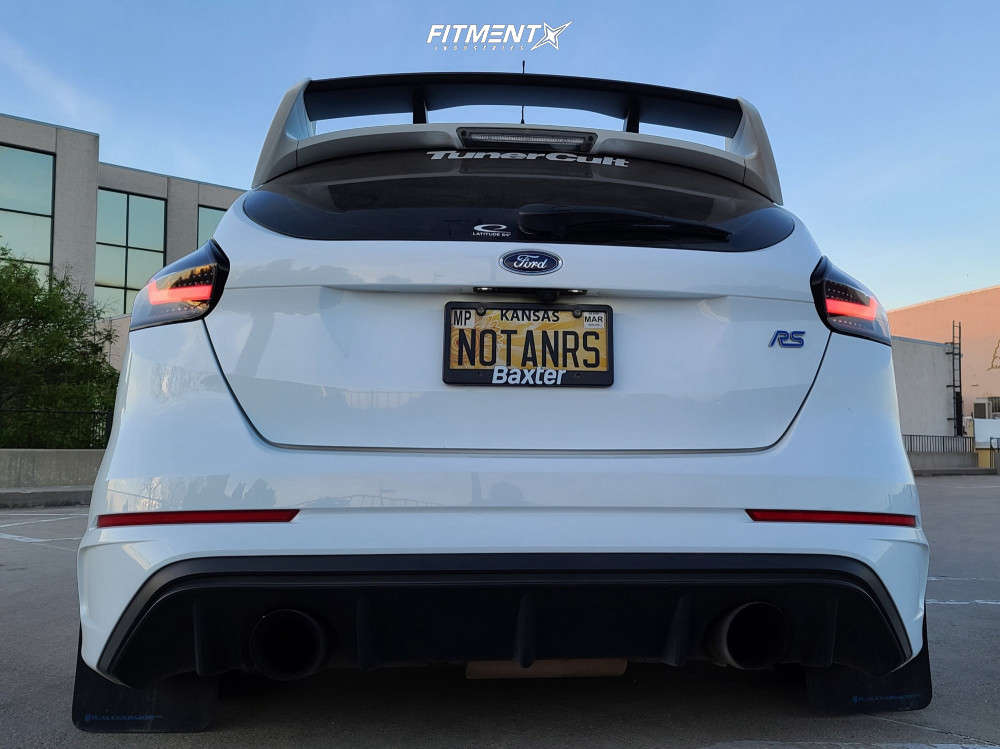 2017 Ford Focus RS with 19x8.5 TSW Sebring and Nitto 245x35 on Air ...