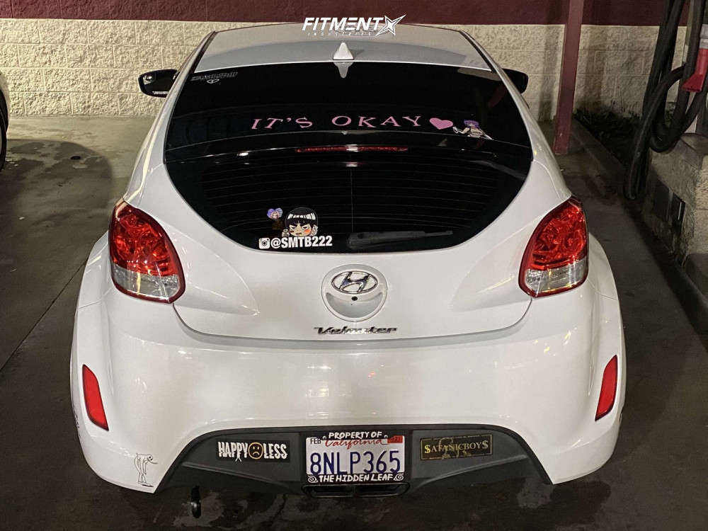 2016 Hyundai Veloster Base with 18x9.5 Aodhan Ah01 and Lionhart 215x30 ...