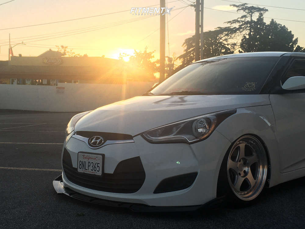 2016 Hyundai Veloster Base with 18x9.5 Aodhan Ah01 and Lionhart 215x30 ...
