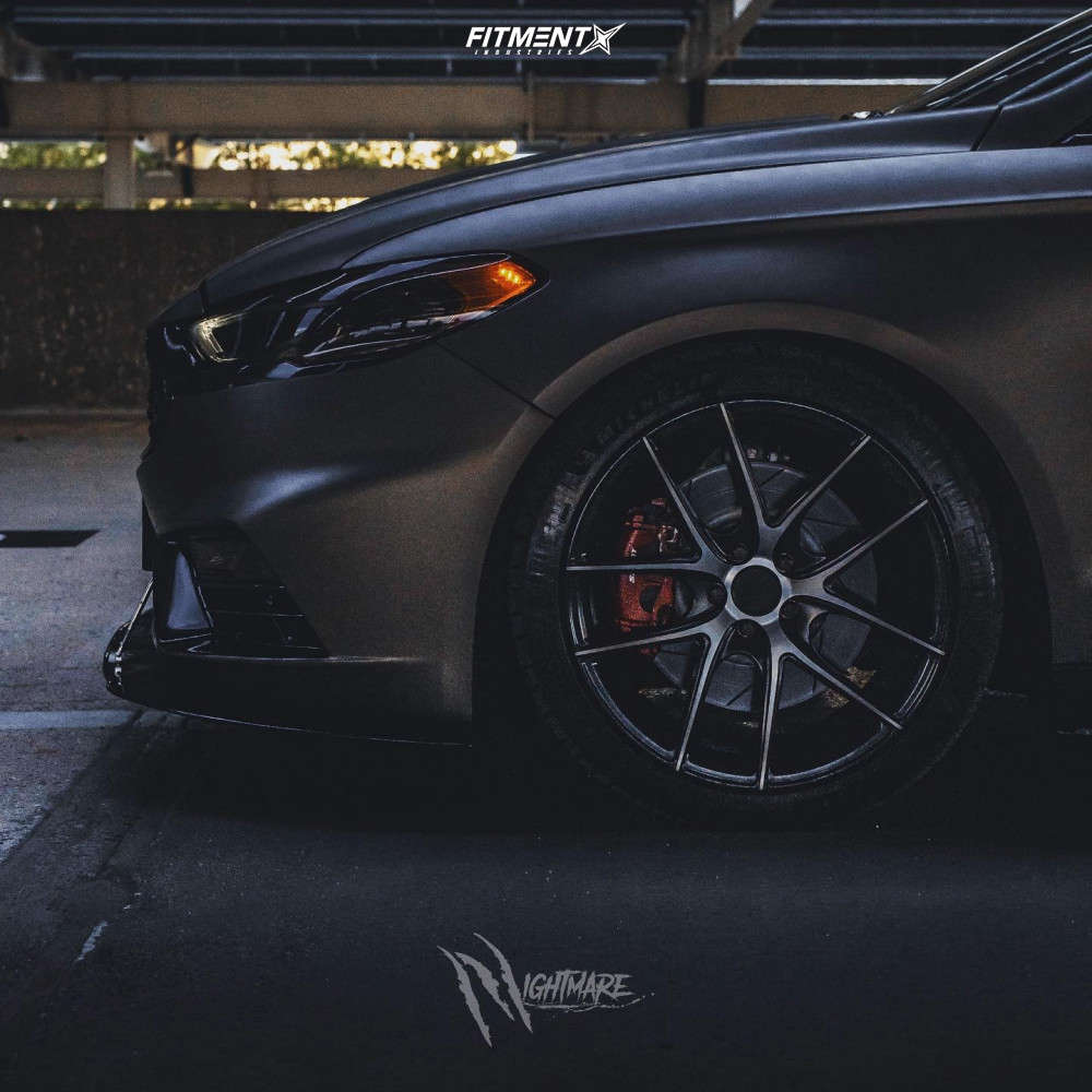 2018 Ford Fusion Sport with 19x8.5 Niche Targa and Michelin 235x40 on ...