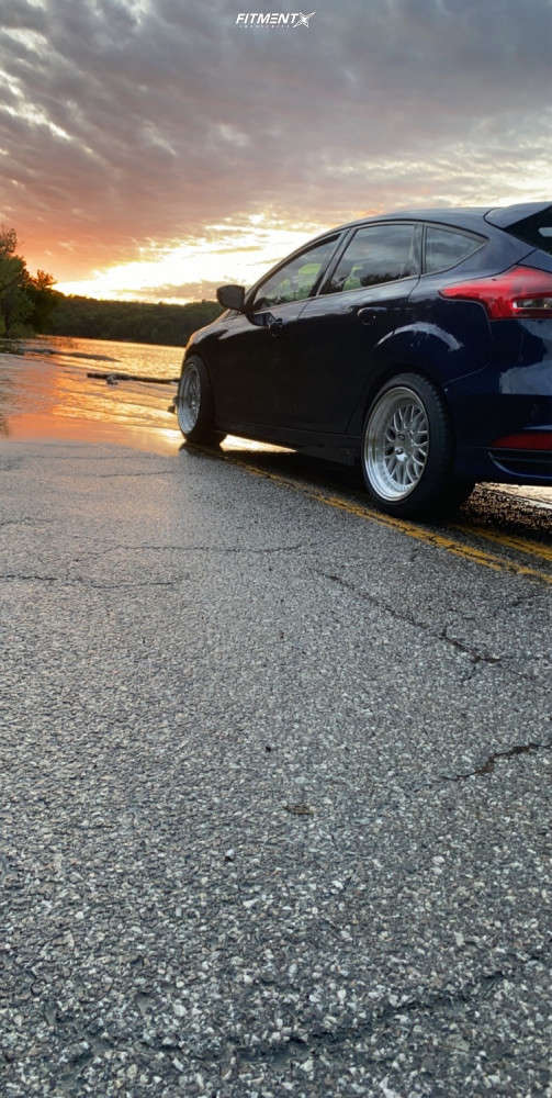 2016 Ford Focus ST with 18x9.5 ESR Sr01 and Falken 245x40 on Stock ...