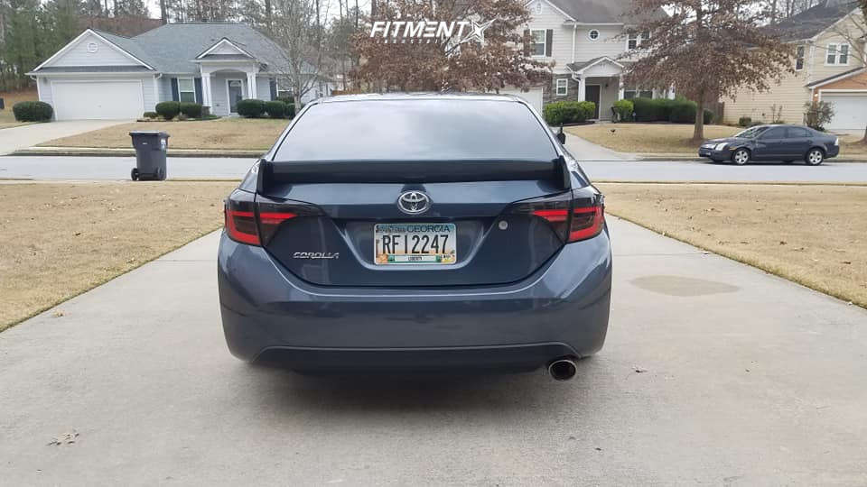 2015 Toyota Corolla L with 18x9 STR 903 and Ohtsu 225x40 on Air ...