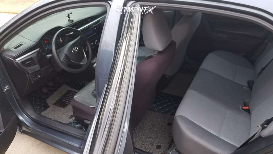 2015 Toyota Corolla L with 18x9 STR 903 and Ohtsu 225x40 on Air ...