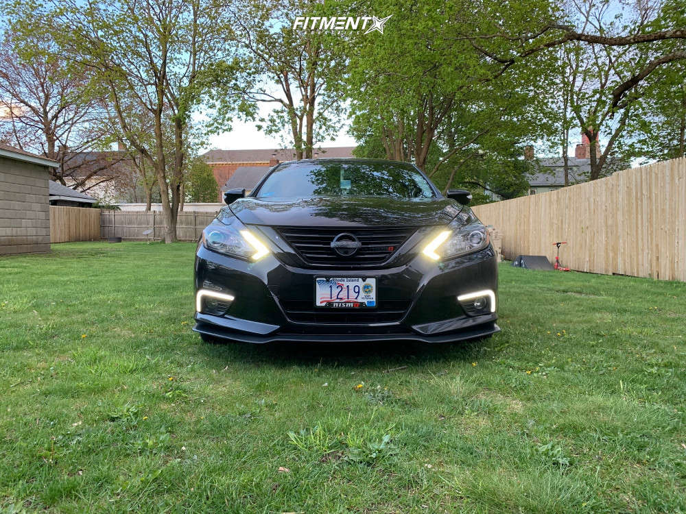 2017 Nissan Altima SR with 18x8.5 AVID1 AV20 and Federal 245x45 on ...