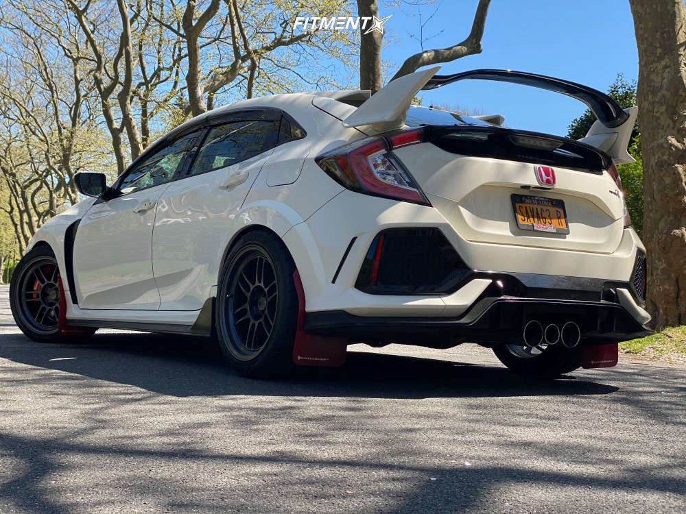 2018 Honda Civic Type R with 18x9.5 ESR Sr11 and Nitto 245x35 on ...